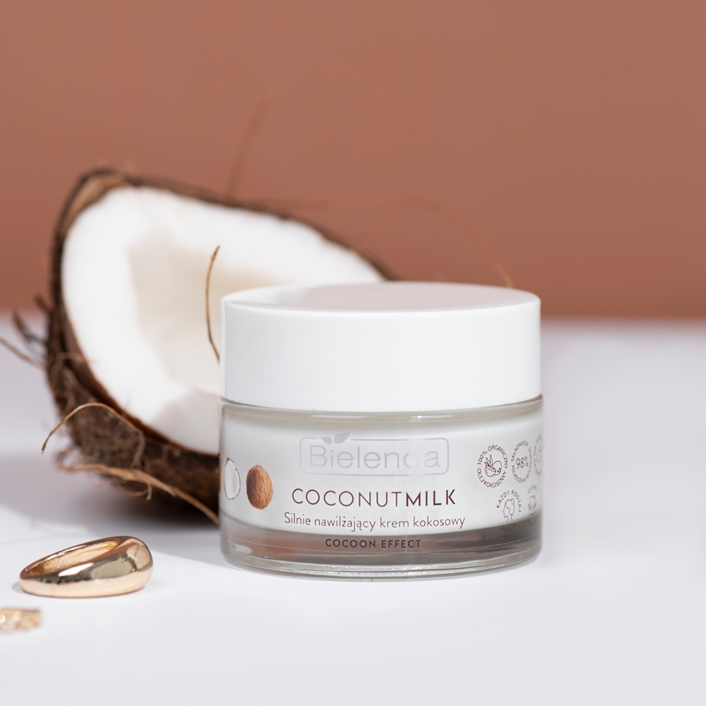Bielenda Coconut Milk Moisturizing Cream For Face with coconut | notino.ie