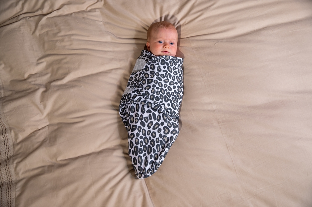 Bo Jungle B-Wrap Small Leopard swaddle wrap | notino.ie