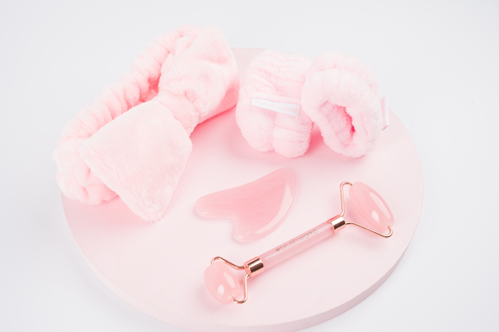 Brushworks Pamper & Glow Set Gift Set for the face | notino.ie