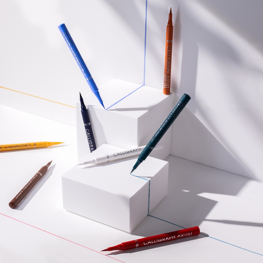 Catrice Calligraph Artist Matte oční linky ve fixu s matným efektem ...