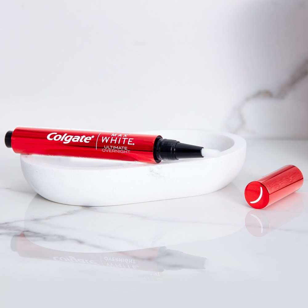 Colgate Max White Overnight Valgendav seerum | notino.ee