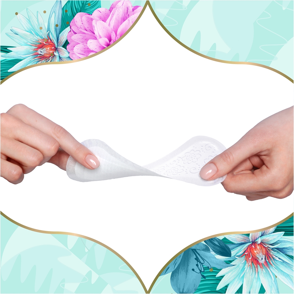 Discreet Multiform 0% Air panty liners | notino.co.uk