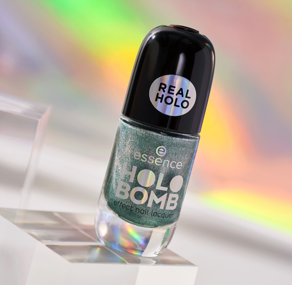 Essence HOLO BOMB lak na nehty s holografickým efektem | notino.cz