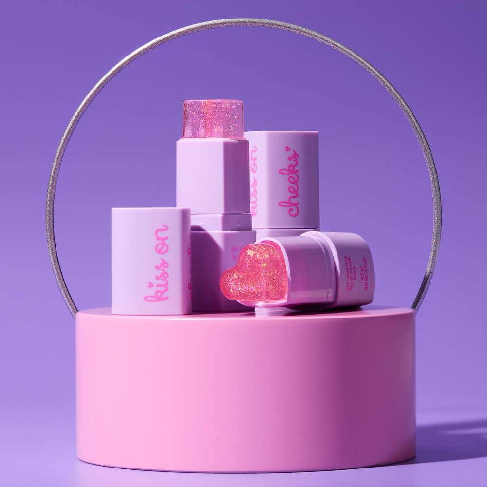 essence kiss on cheeks Multi-Purpose Makeup for Lips and Face | notino.ie