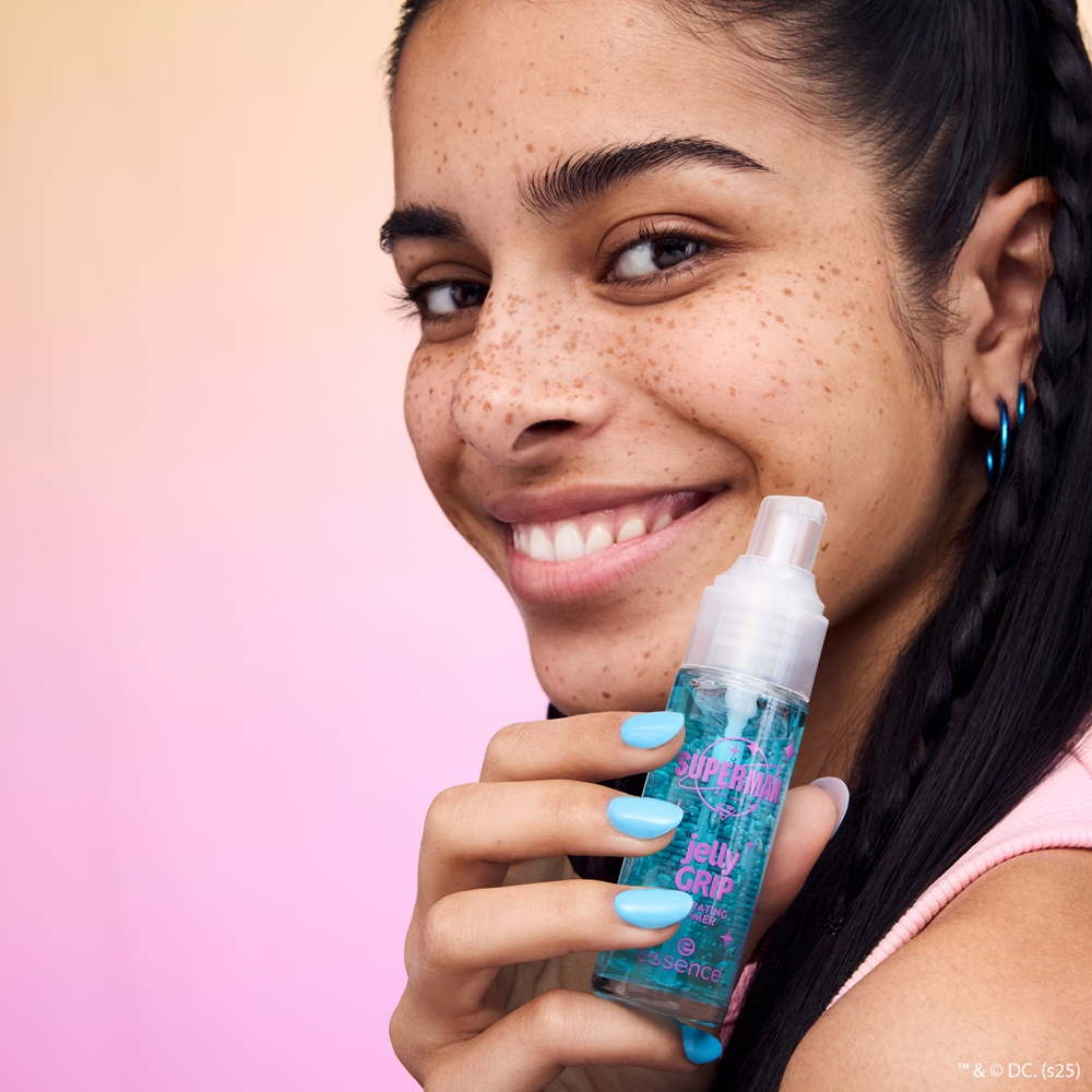 essence Superman Moisturizing Makeup Primer | notino.ie