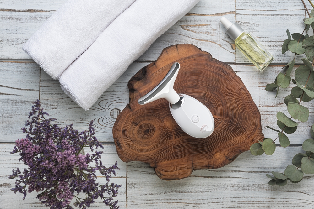 ETA Fenité 4353 90000 Massagegerät für Gesicht und Hals | Notino