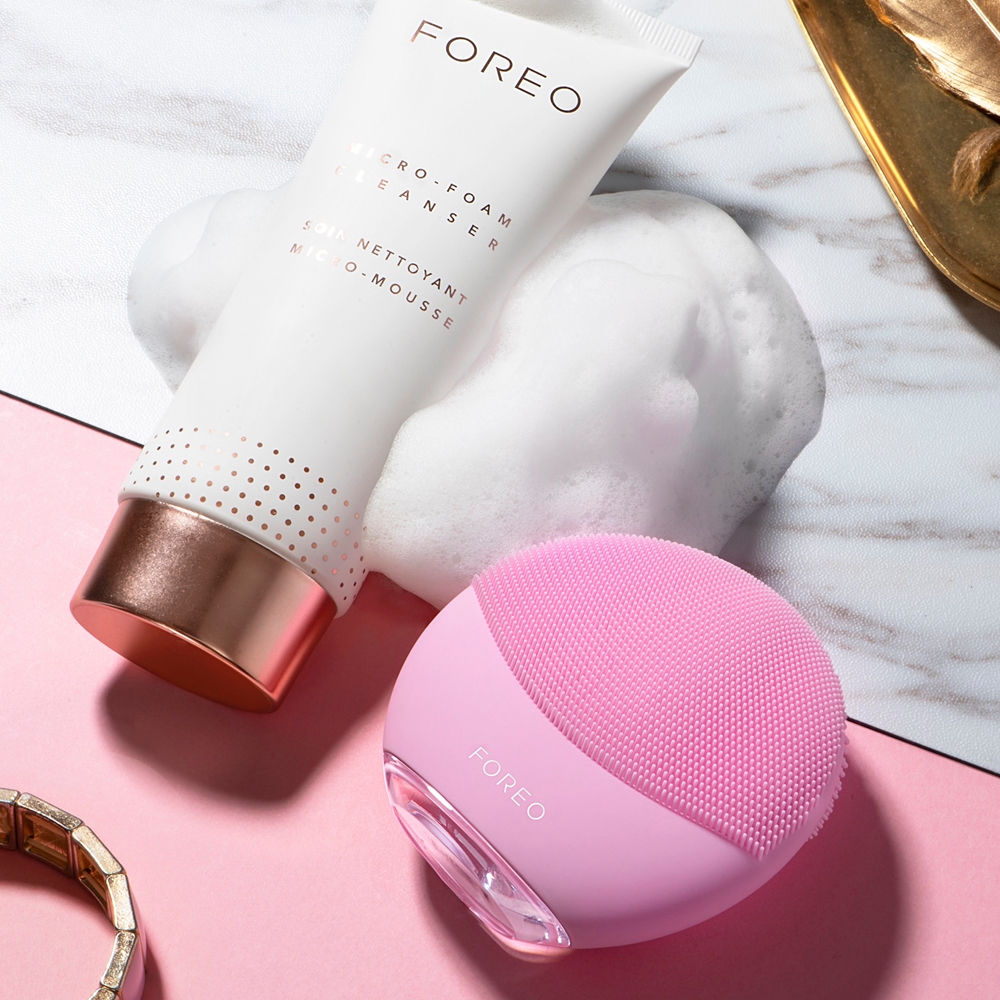 FOREO LUNA™ 3 Mini sonic skin cleansing brush | notino.co.uk