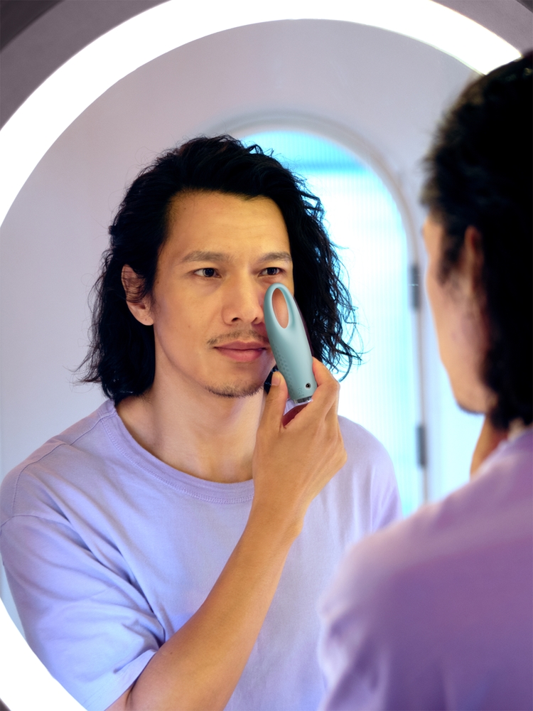 FOREO IRIS™ 2 Massagegerät für die Augenpartien | notino.at