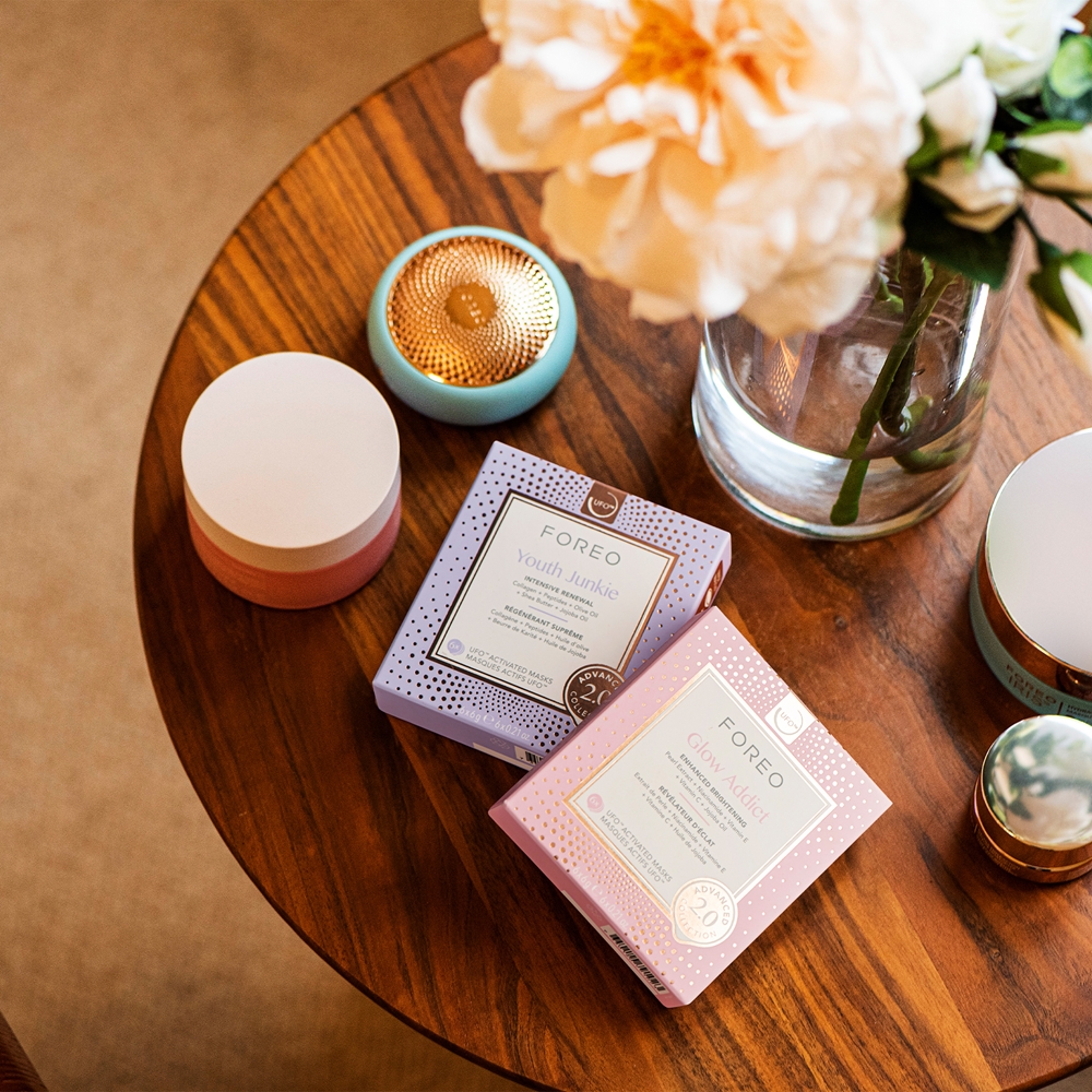 FOREO UFO™ Glow Addict brightening face mask | notino.co.uk