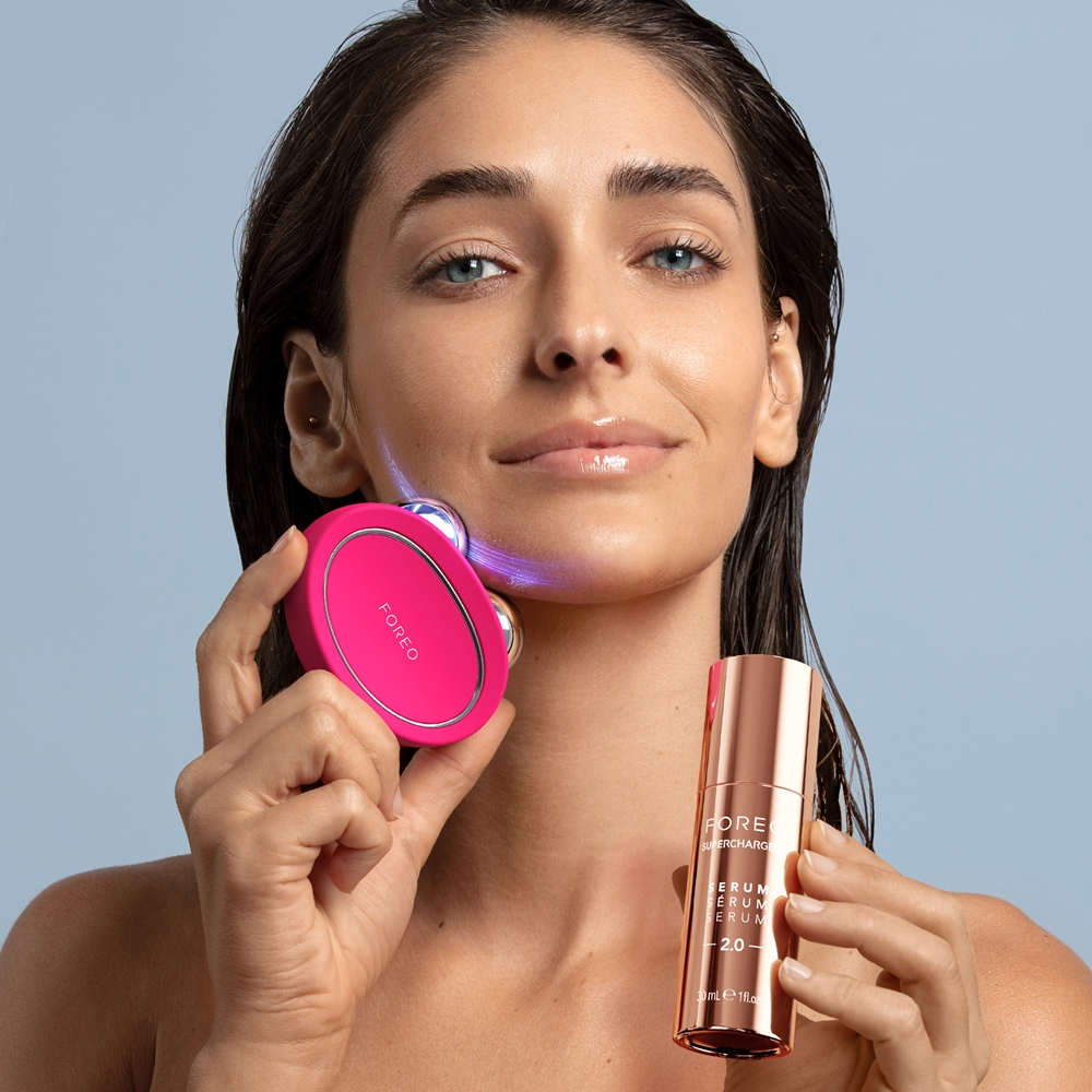 FOREO BEAR™ 2 aparelho de tonificação por microcorrentes para rosto ...