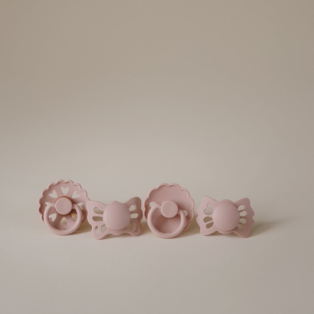 FRIGG Baby's First Pacifier Floral heart dummy Blush | notino.ie