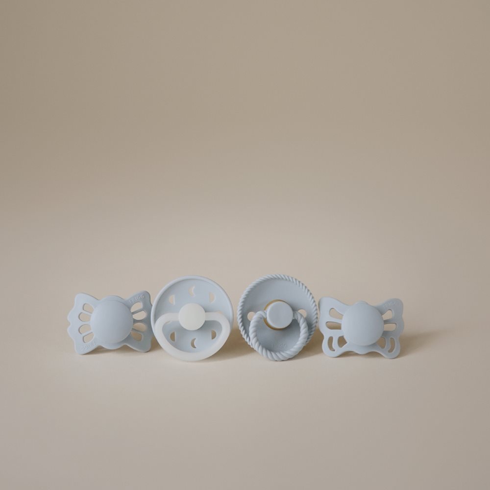 FRIGG Baby's First Pacifier Moonlight Sailing dummy Powder Blue | notino.ie