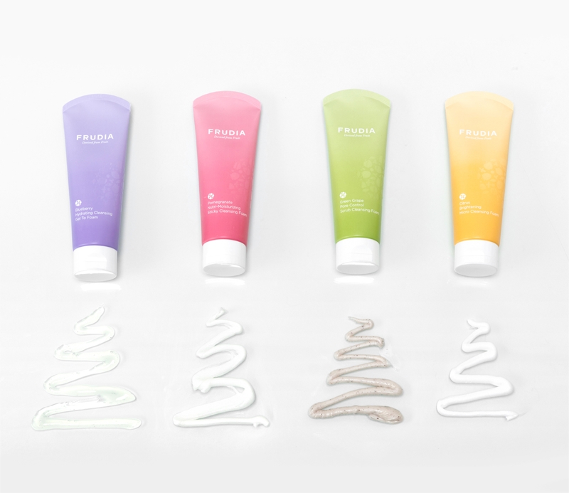 Frudia Green Grape espuma de limpeza exfoliante fechar os poros | notino.pt