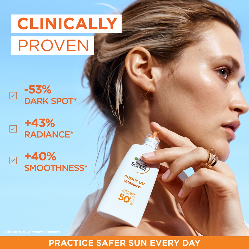 Garnier Ambre Solaire Super UV Vitamin C lehký ochranný fluid proti tmavým skvrnám | notino.cz