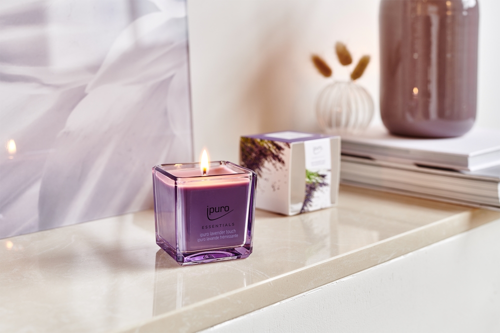 ipuro Essentials Lavender Touch ароматна свещ | Аромати за дома ipuro ...