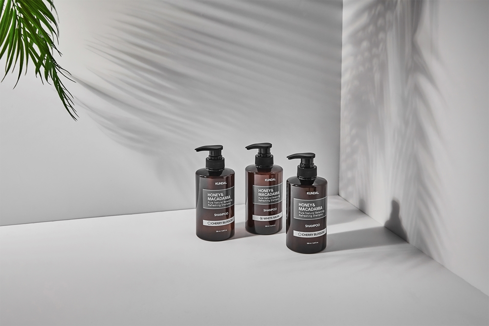 KUNDAL Honey & Macadamia White Musk natural shampoo for dry and damaged ...