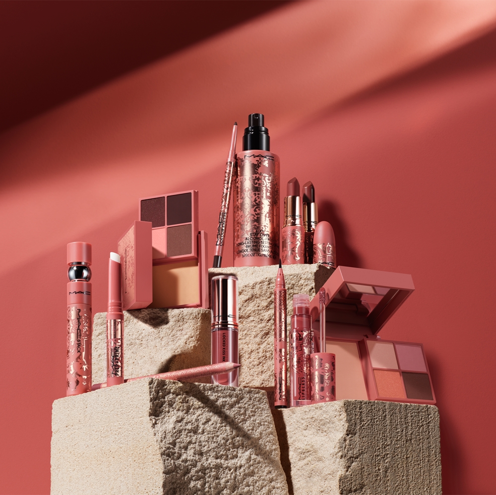 MAC Cosmetics Teddy Forever Fix+ Stayover | Brza dostava | notino.hr