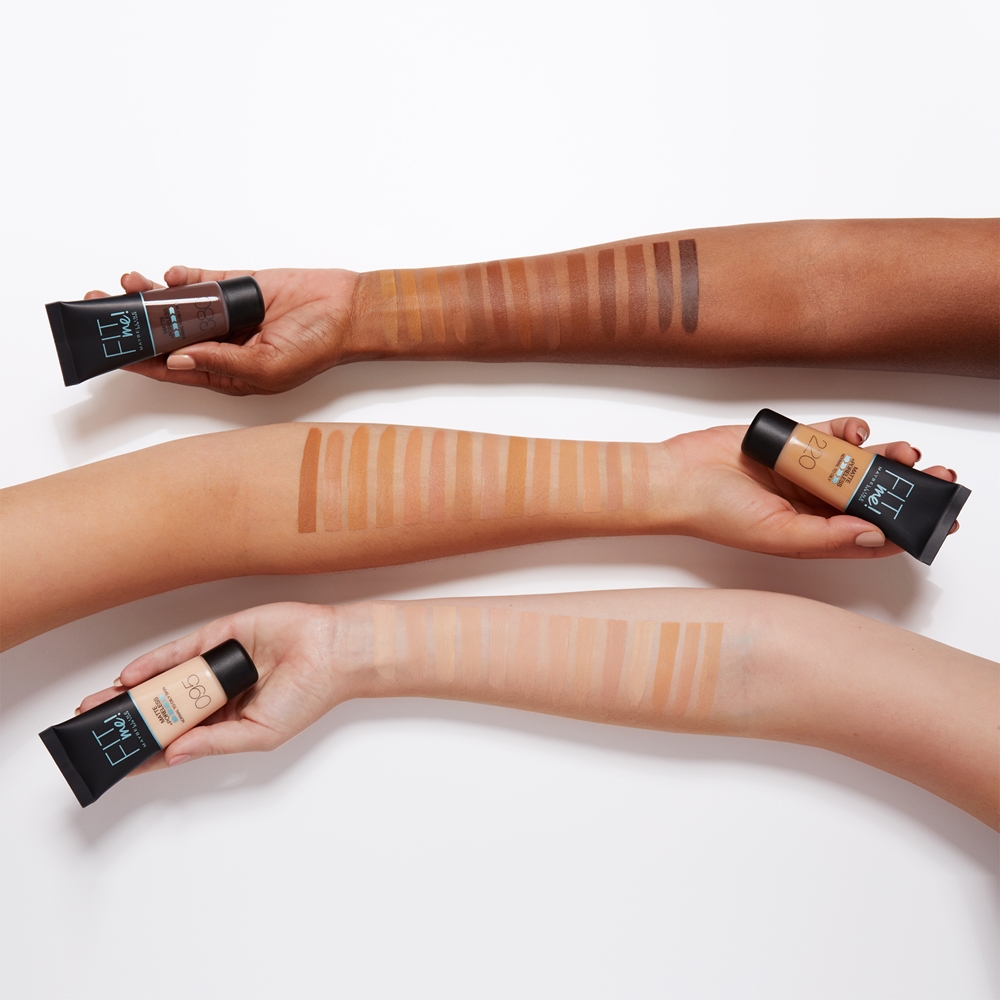 MAYBELLINE NEW YORK Fit Me! Matte+Poreless Mattifying Makeup for Normal ...