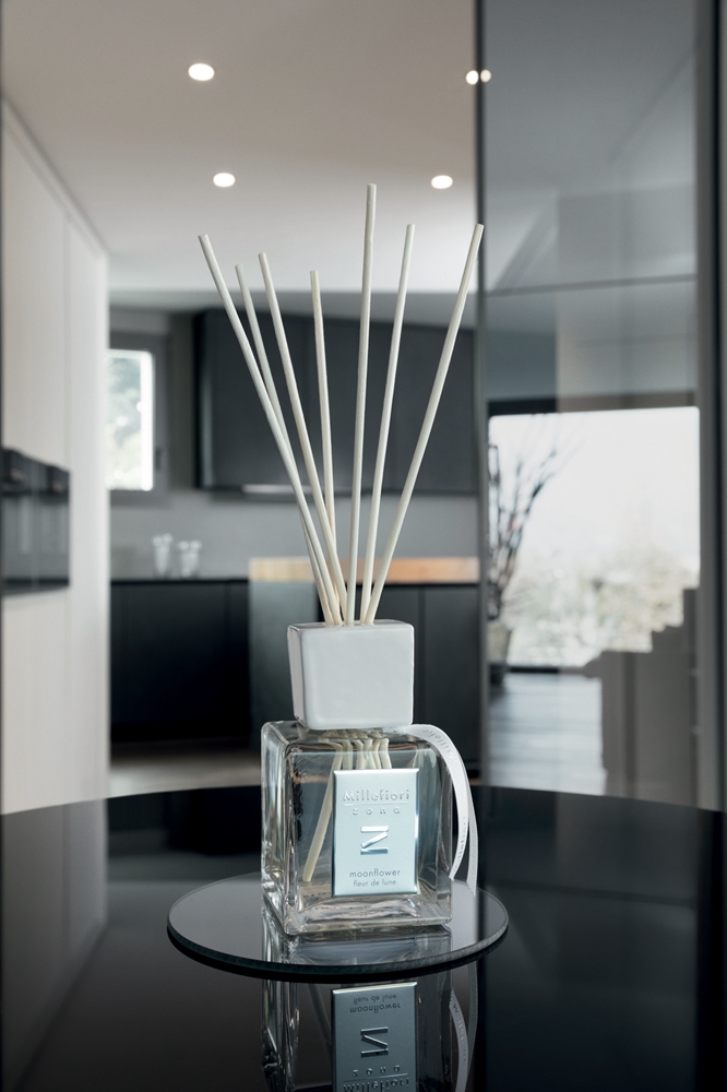 Millefiori Zona Moonflower aroma diffuser | notino.co.uk