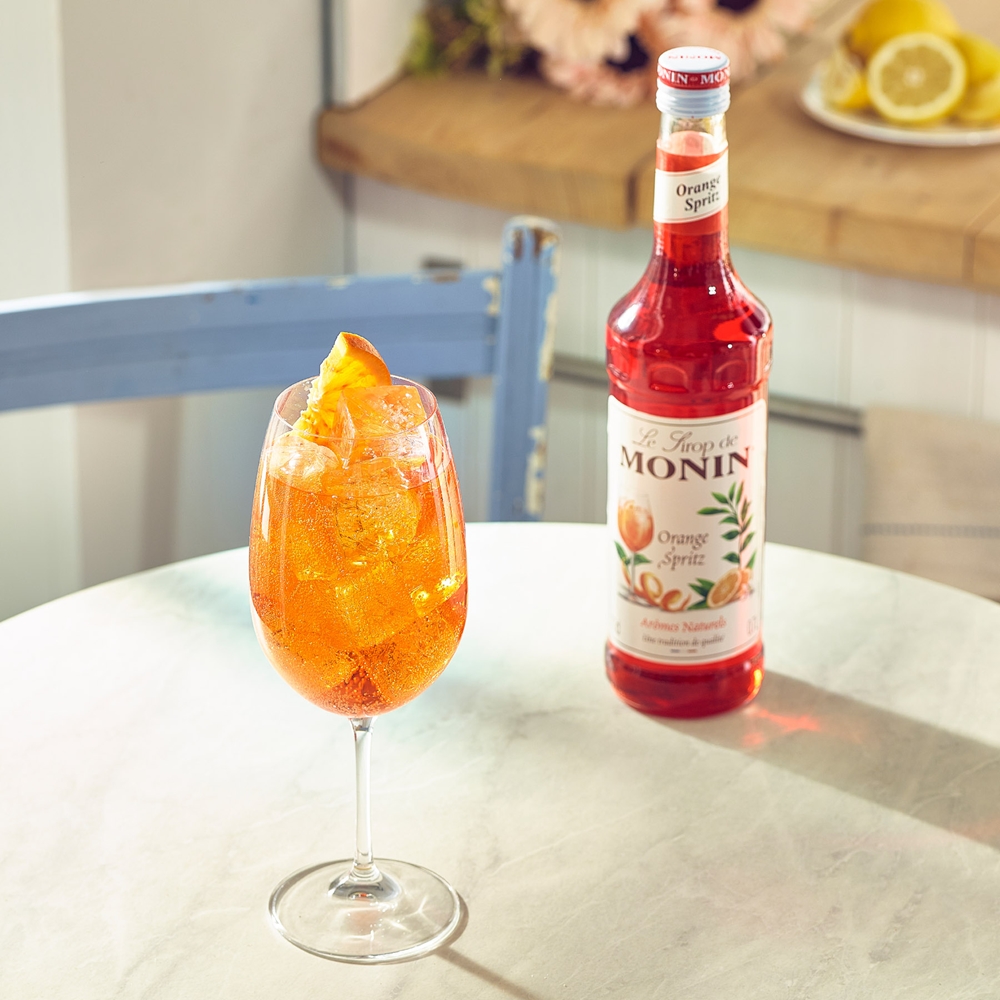 Monin Le Sirop Orange Spritz Sirup zur Zubereitung von Getränken ...