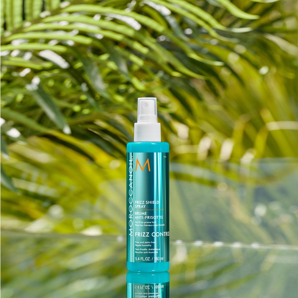Moroccanoil Frizz Control Frizz Shield Spray styling spray to treat ...