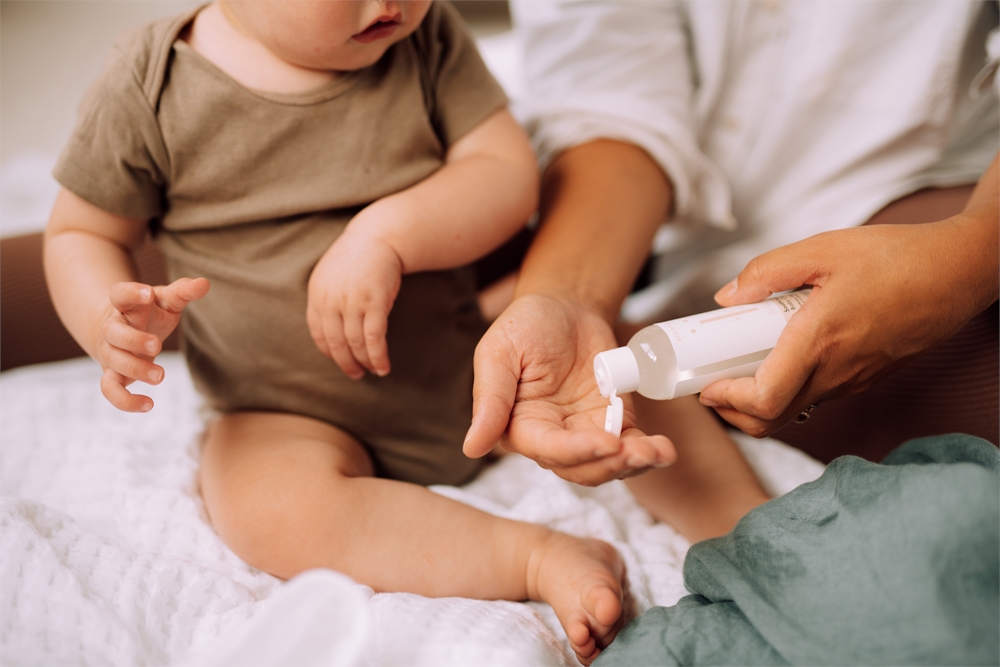 Naif Baby & Kids Baby Oil Soothing Oil for children | notino.ie