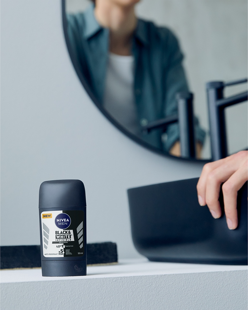 NIVEA MEN Black & White Invisible Original antiperspirant stick for men ...