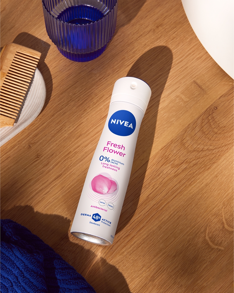 NIVEA Fresh Flower Deodorantspray För kvinnor | notino.se