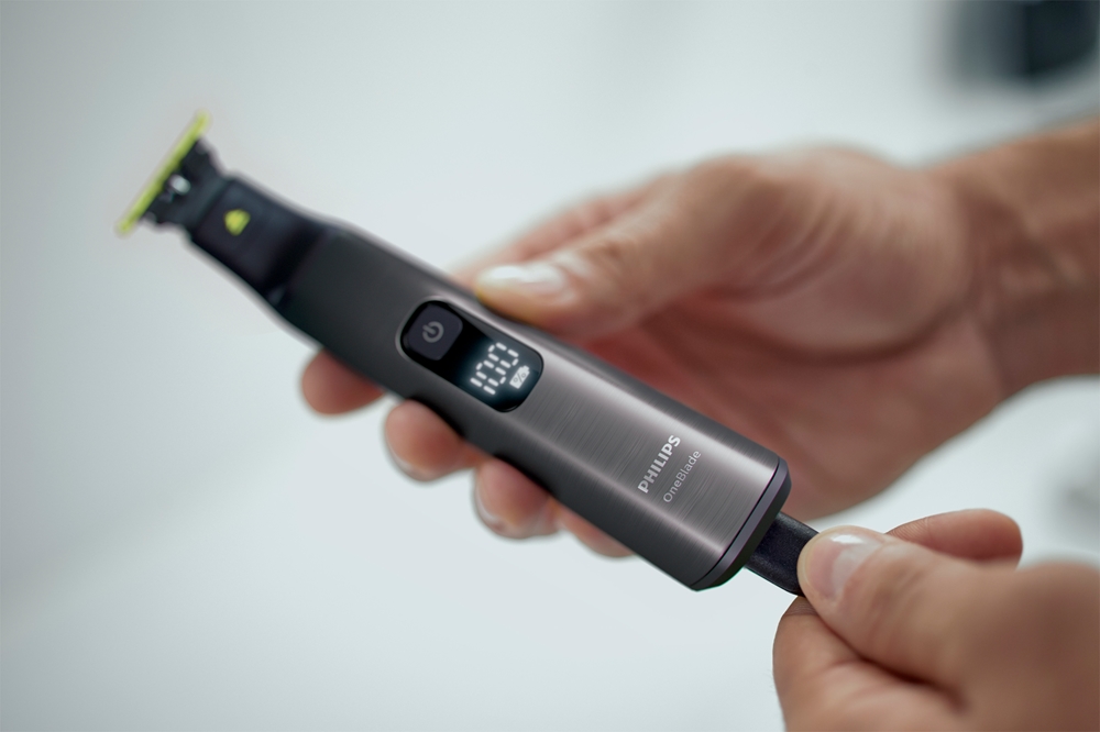Philips OneBlade Pro 360 QP6651/61 body hair trimmer | notino.co.uk