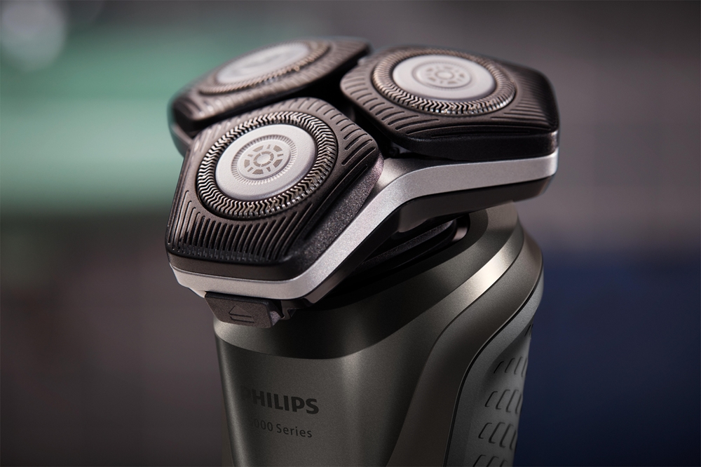 Philips Series 5000 Wet & Dry S5886/38 electric shaver | notino.co.uk