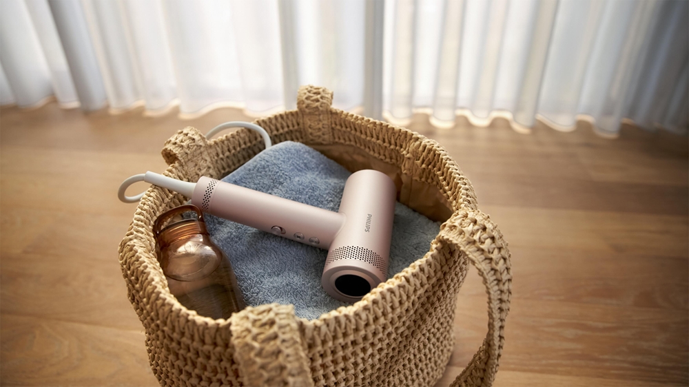 Philips Series 8000 ThermoShield Advanced BHD837/10 hair dryer | notino ...