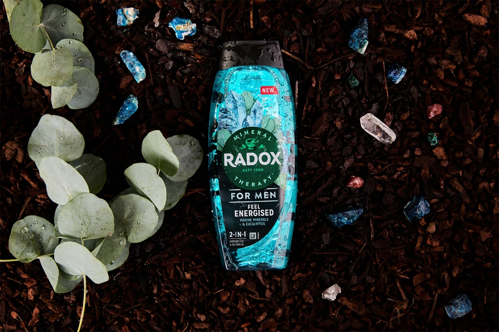 Radox Feel Energised fürdőgél férfiaknak 2 az 1-ben | notino.hu