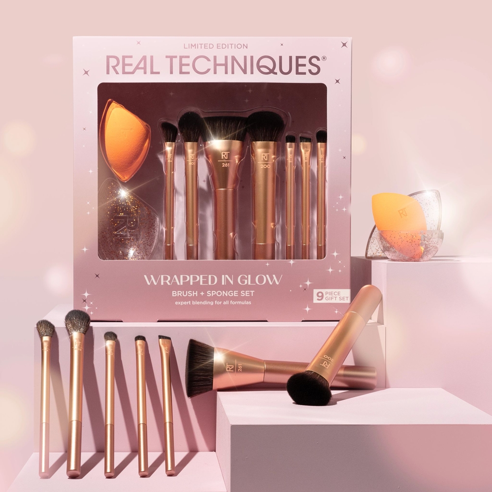 Real Techniques Wrapped In Glow Brush + Sponge Set zestaw pędzli