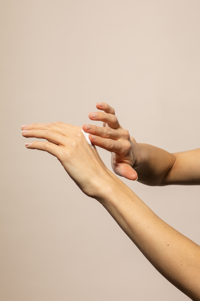 Resibo Happy Hands Sandalwood & Vanilla hand cream | notino.co.uk
