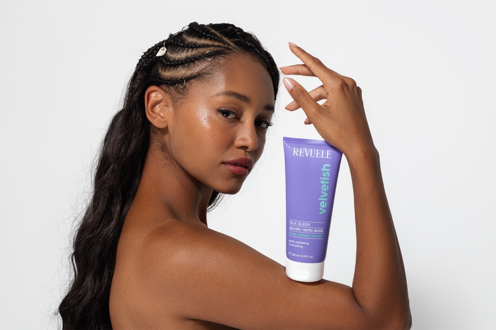 Revuele Velvetish Sleek Body Body Cream Scrub Gentle Body Scrub with ...