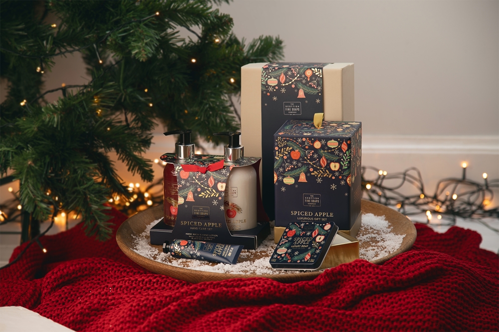 Scottish Fine Soaps Spiced Apple Luxury Soap Luxurious Bar Soap | notino.ie