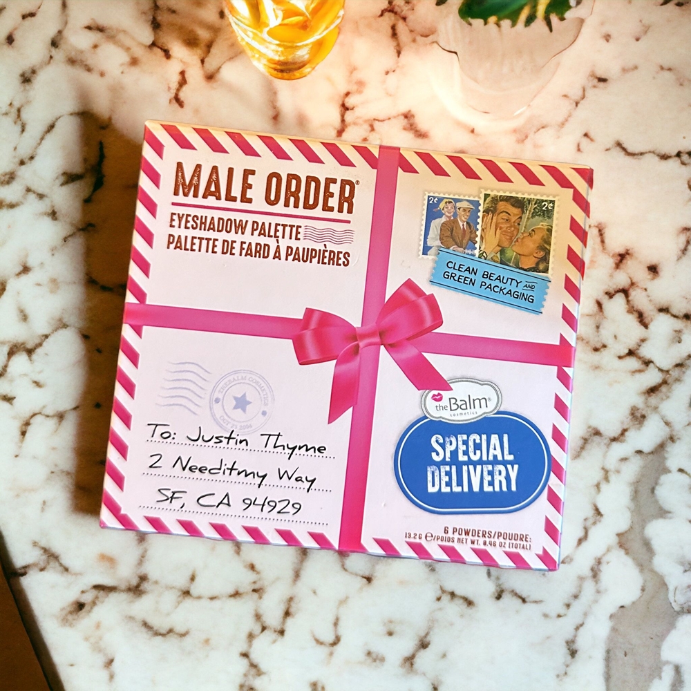 theBalm Male Order® Special Delivery paleta cieni do powiek