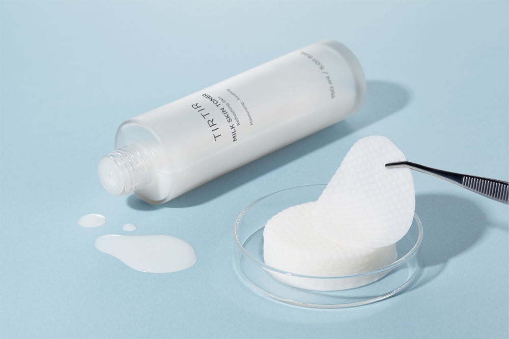 TIRTIR Milk Skin Toner facial toner for radiance and hydration | notino ...