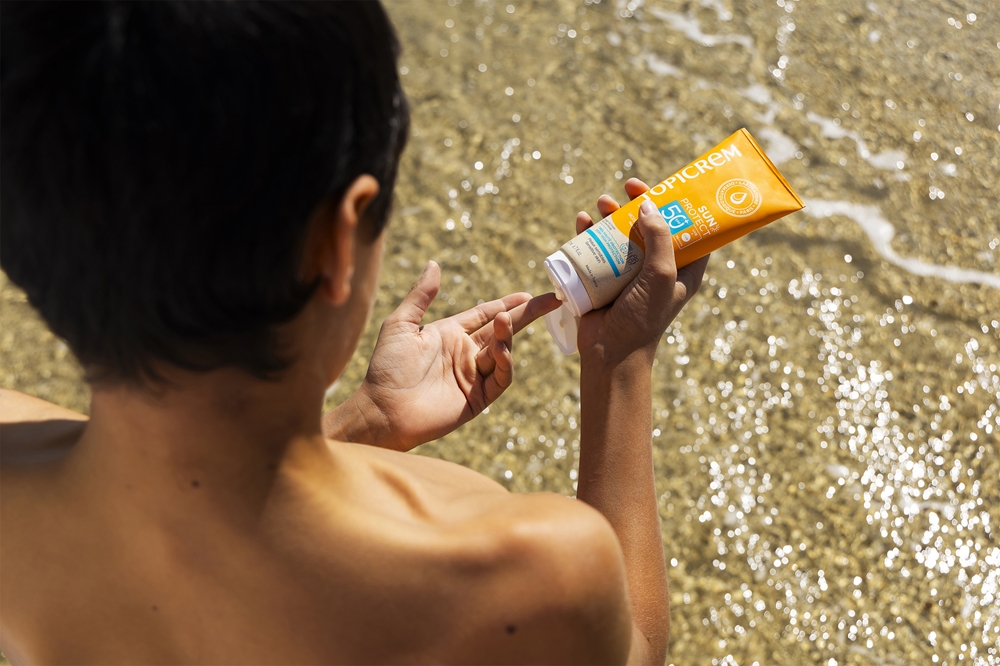 Topicrem Sun Protect Moisturizing Sun Milk SPF50+ Hydrating Sun Milk ...
