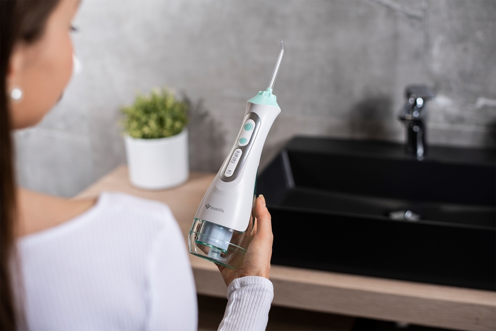 TrueLife AquaFloss Lite oral shower | notino.co.uk