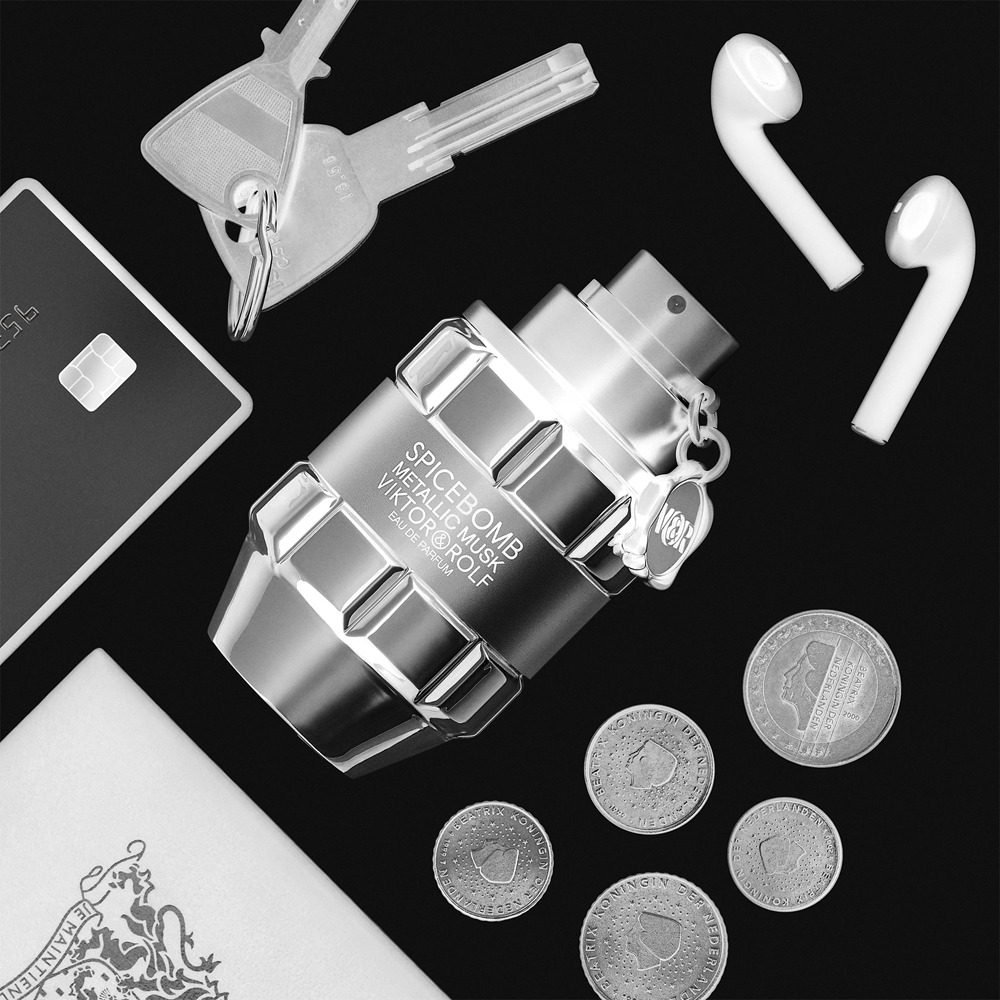 Viktor & Rolf Spicebomb Metallic Musk Eau de Parfum pour homme | notino.be