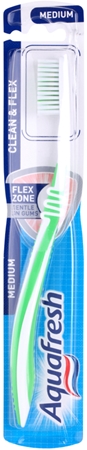 Aquafresh Clean & Flex Toothbrush Medium | notino.co.uk