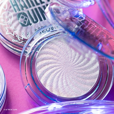 essence Harley Quinn Highlighter