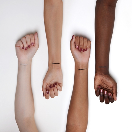 essence Eyeliner Pen vandeniui atsparus akių kontūro pieštukas | notino.lt