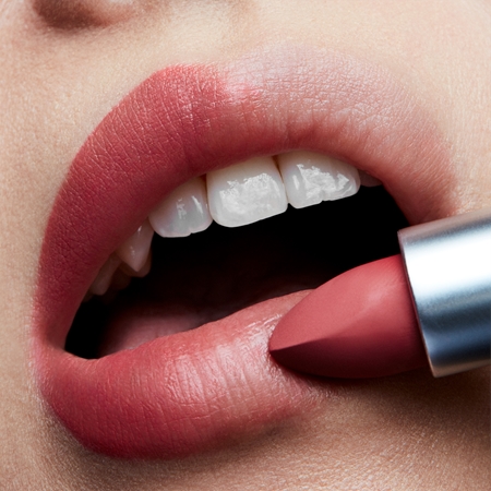 MAC Cosmetics Powder Kiss Lipstick Mattierender Lippenstift