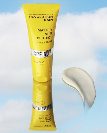 Revolution Skincare Sun Protect Mattify ochronny krem matujący do twarzy SPF 50