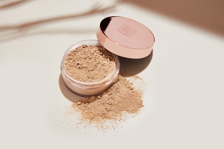 SOSU Cosmetics Face Focus mattifying fixing powder | notino.co.uk