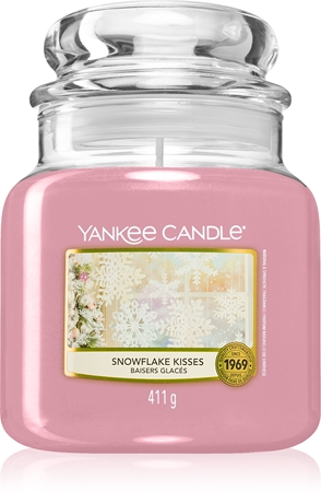 Yankee Candle Snowflake Kisses ароматна свещ | Аромати за дома Yankee ...