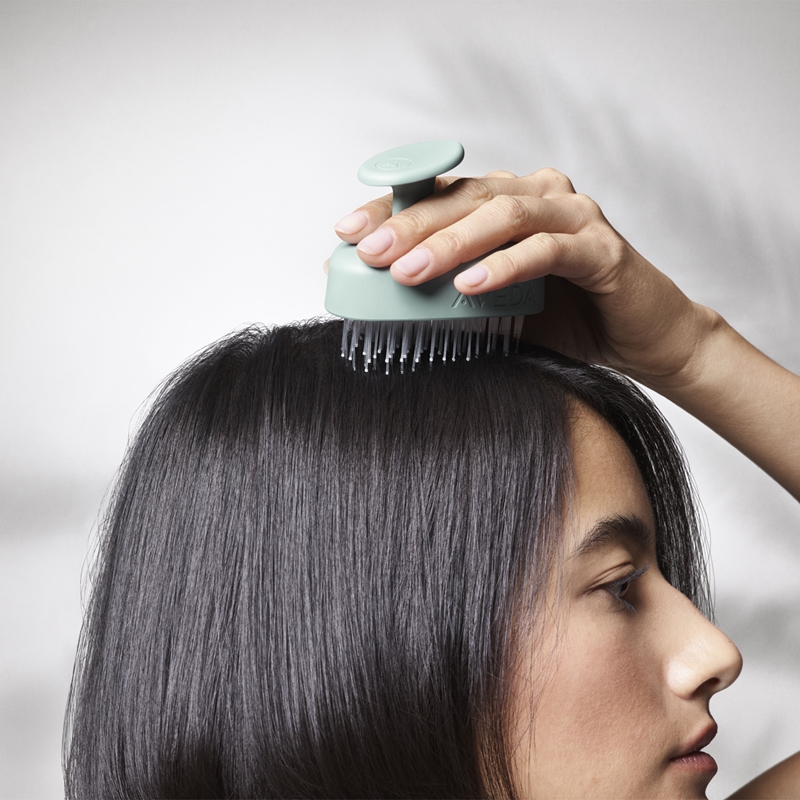 Aveda Scalp Solutions Stimulating Scalp Massager masážní pomůcka pro ...