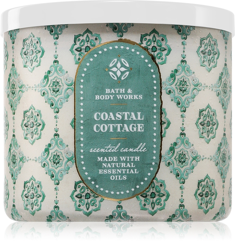 Bath & Body Works Coastal Cottage scented candle | notino.ie